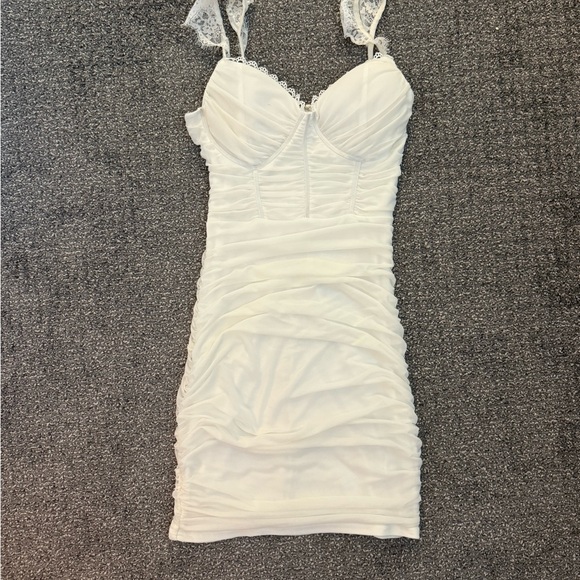 privy | Dresses | Privy White Ruched Mini Dress Sweetheart Neckline ...